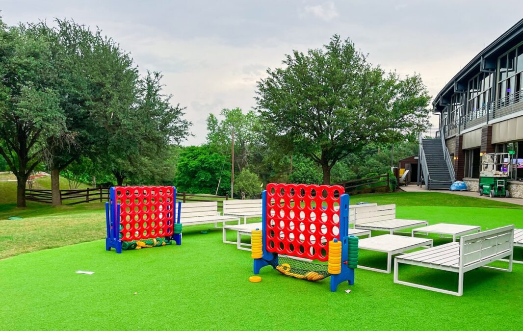 Dallas Indoor Golf: A Cheap, Fun and Easy Night Out! - What's Up Dallas?!